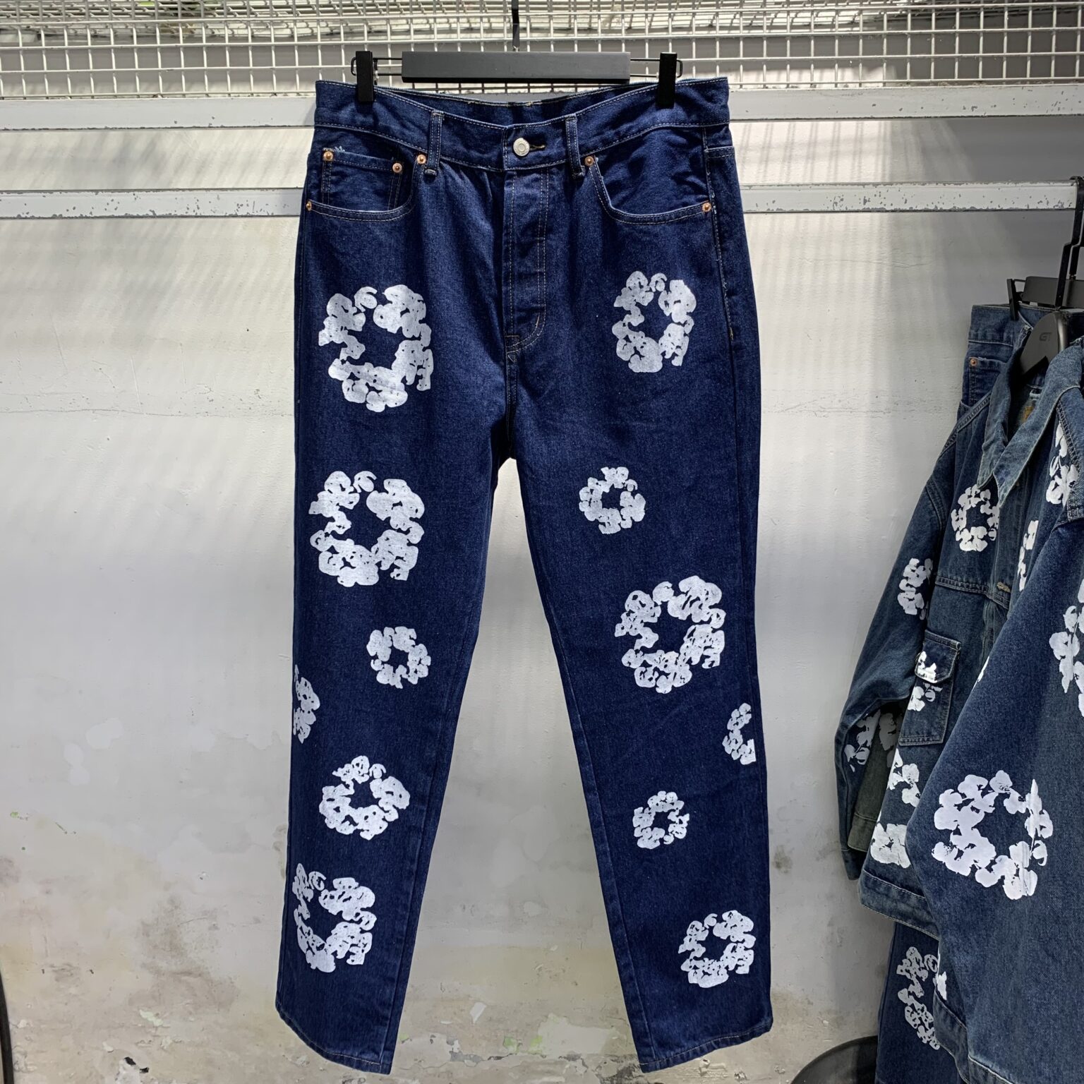 Pantalón Denim Tears «Navy Blue with White Flowers» – The Foot Planet