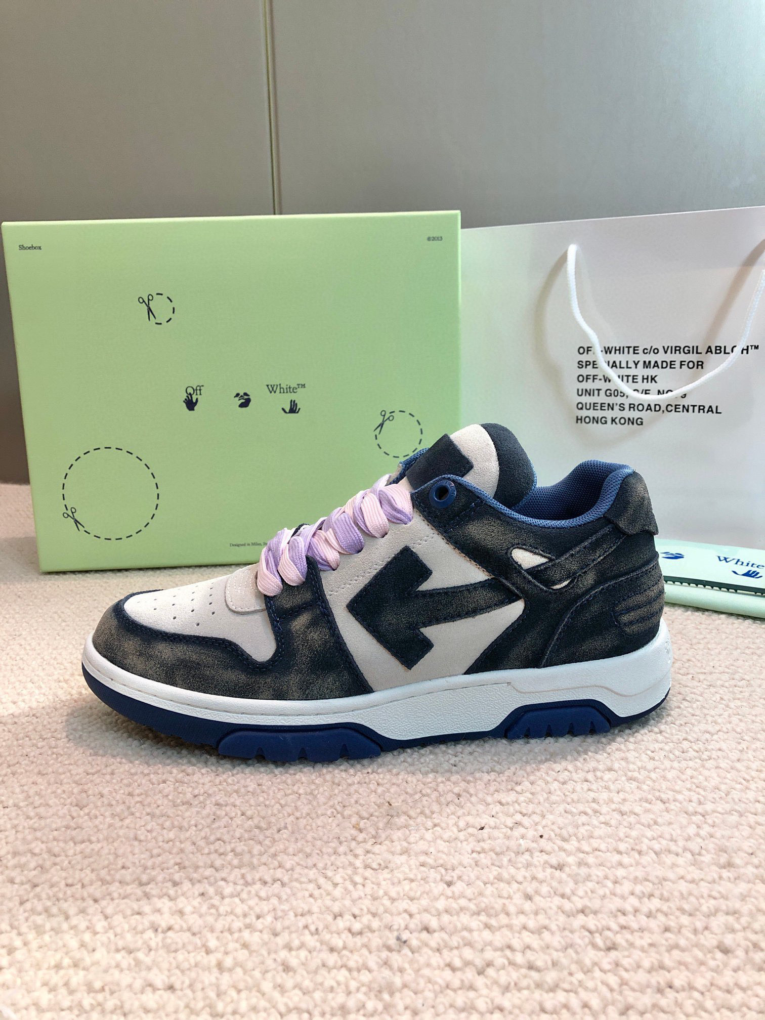 OFF WHITE – The Foot Planet